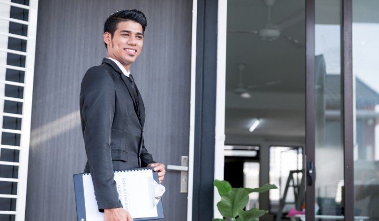 How To Become A Commercial Real Estate Agent (FAQ)